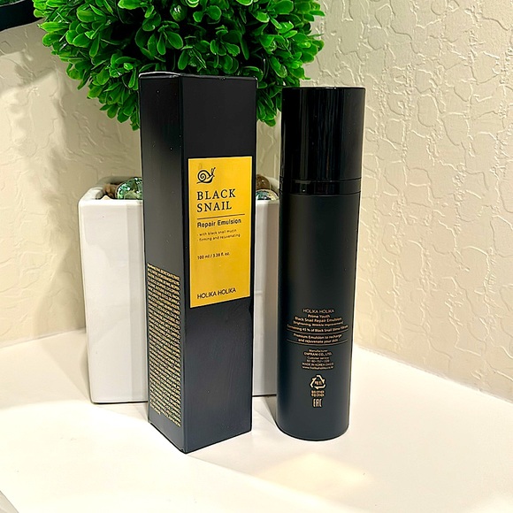 Holika Holika | Skincare | Nib Black Snail Repair Emulsion | Poshmark